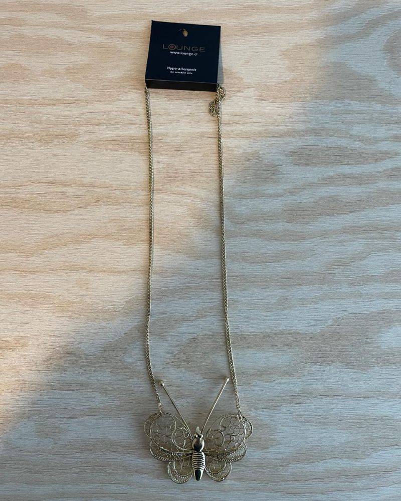 Renueva Tu Closet - Collar Lounge